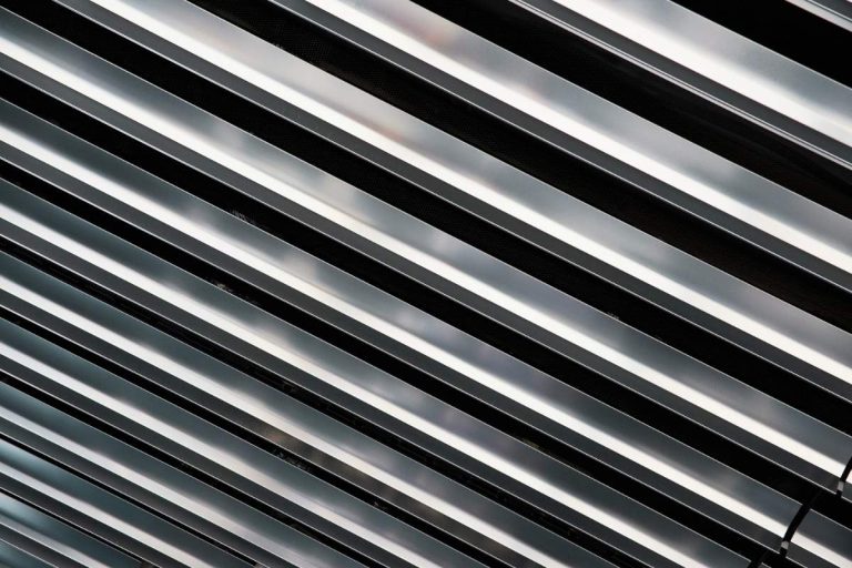 Tôle perforée décorative : idées déco et choix du motif